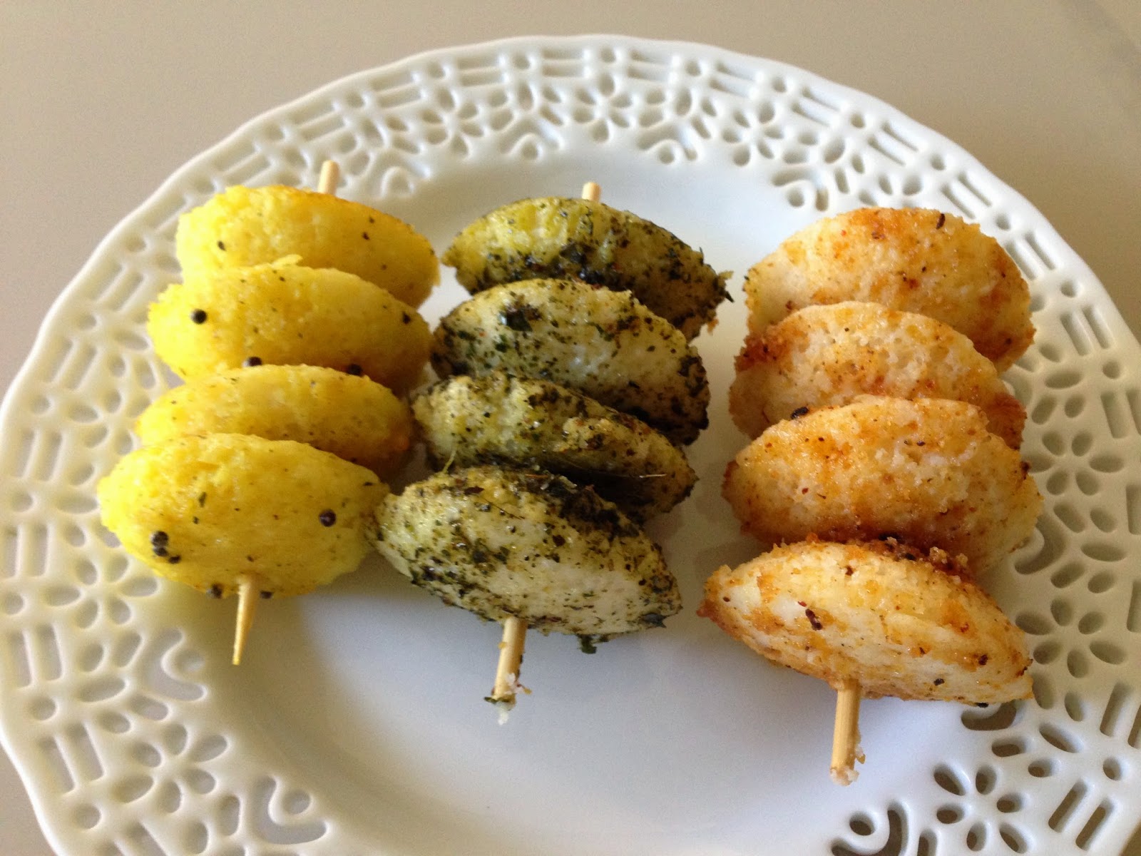 Queen of my kitchen: TriColor Mini Idlis